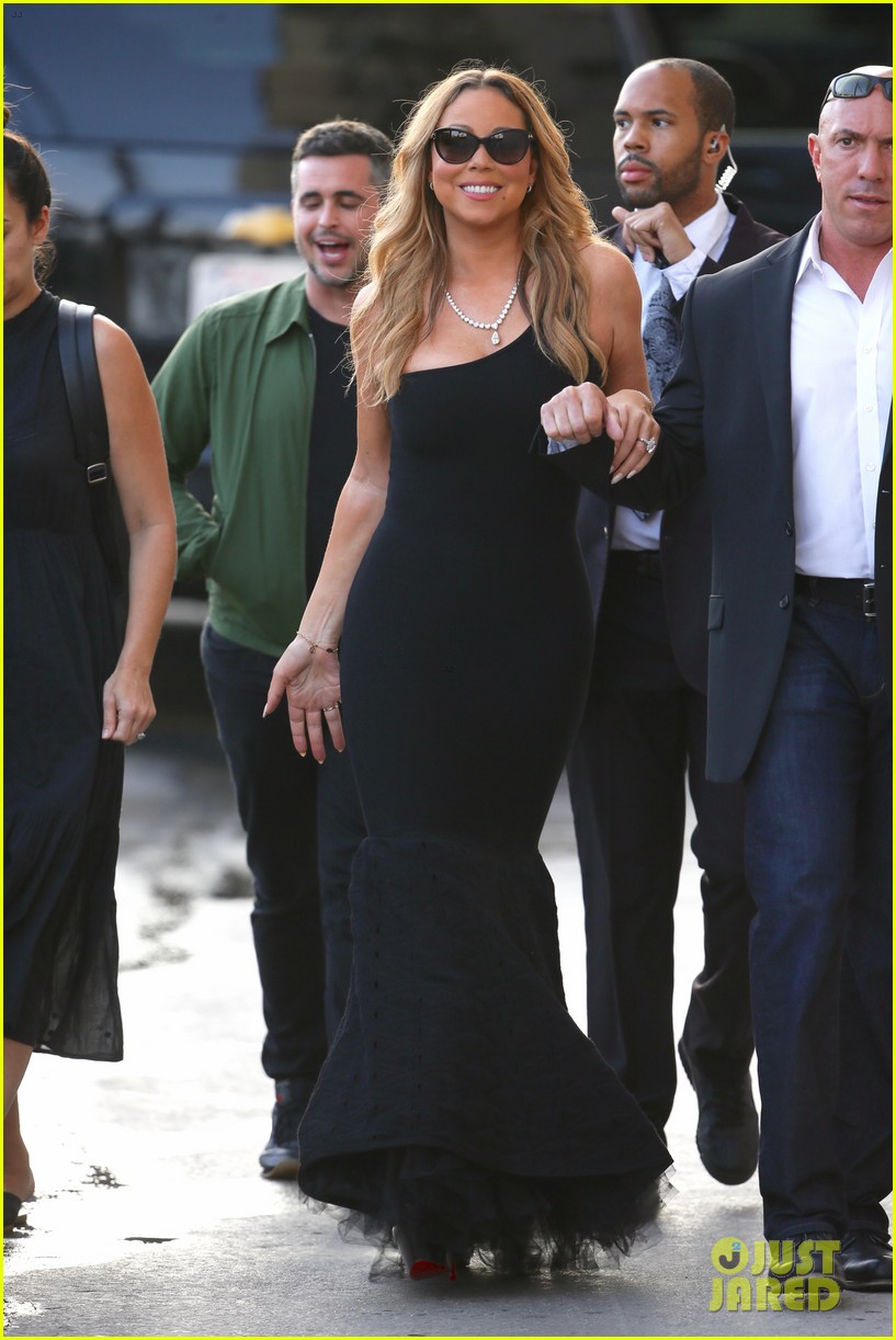 Mariah Carey Goes Head-To-Head With Her SUV! (Video): Photo 3671910 ...