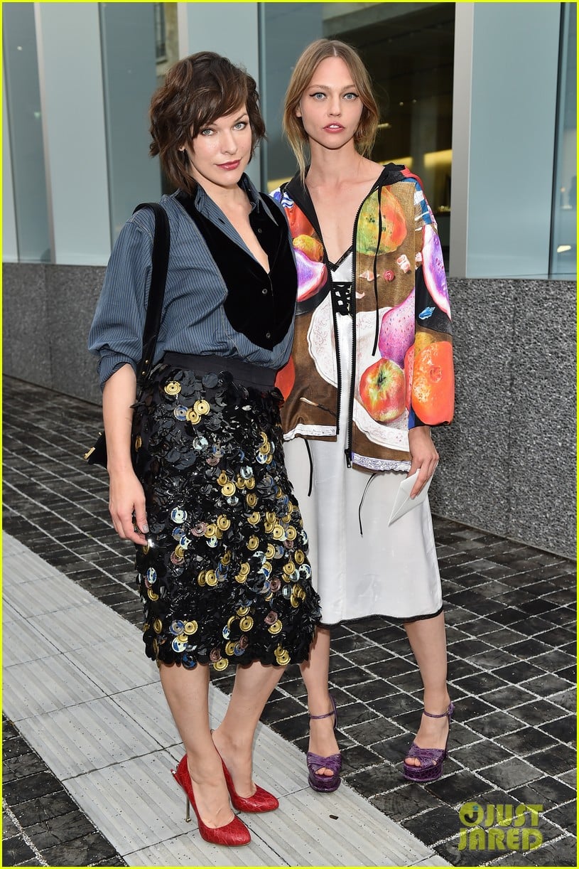 Jessica Chastain Hits Up Prada Event for Milan Fashion Week: Photo ...