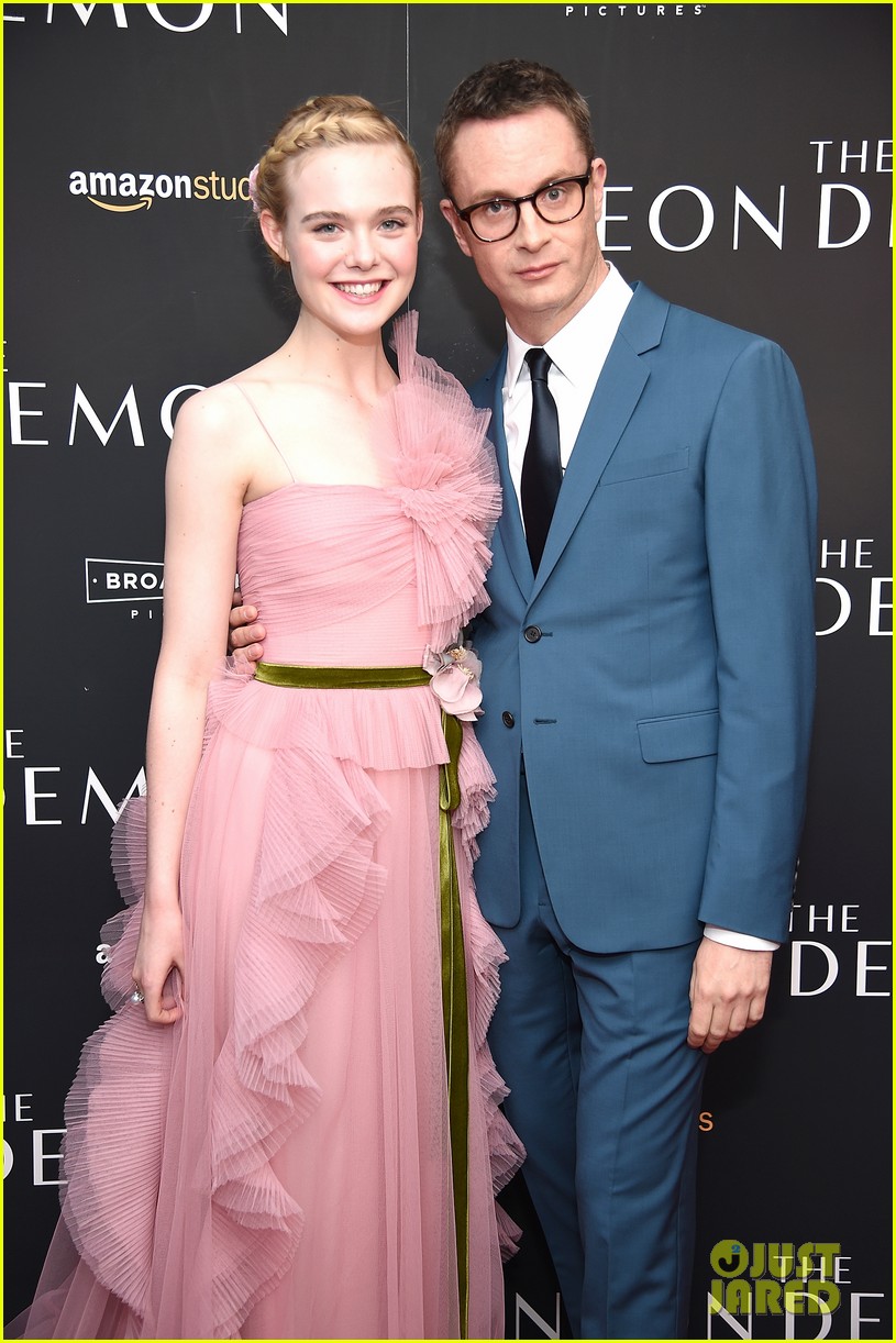 Elle Fanning Plays Catchphrase on 'The Tonight Show' (Video): Photo ...