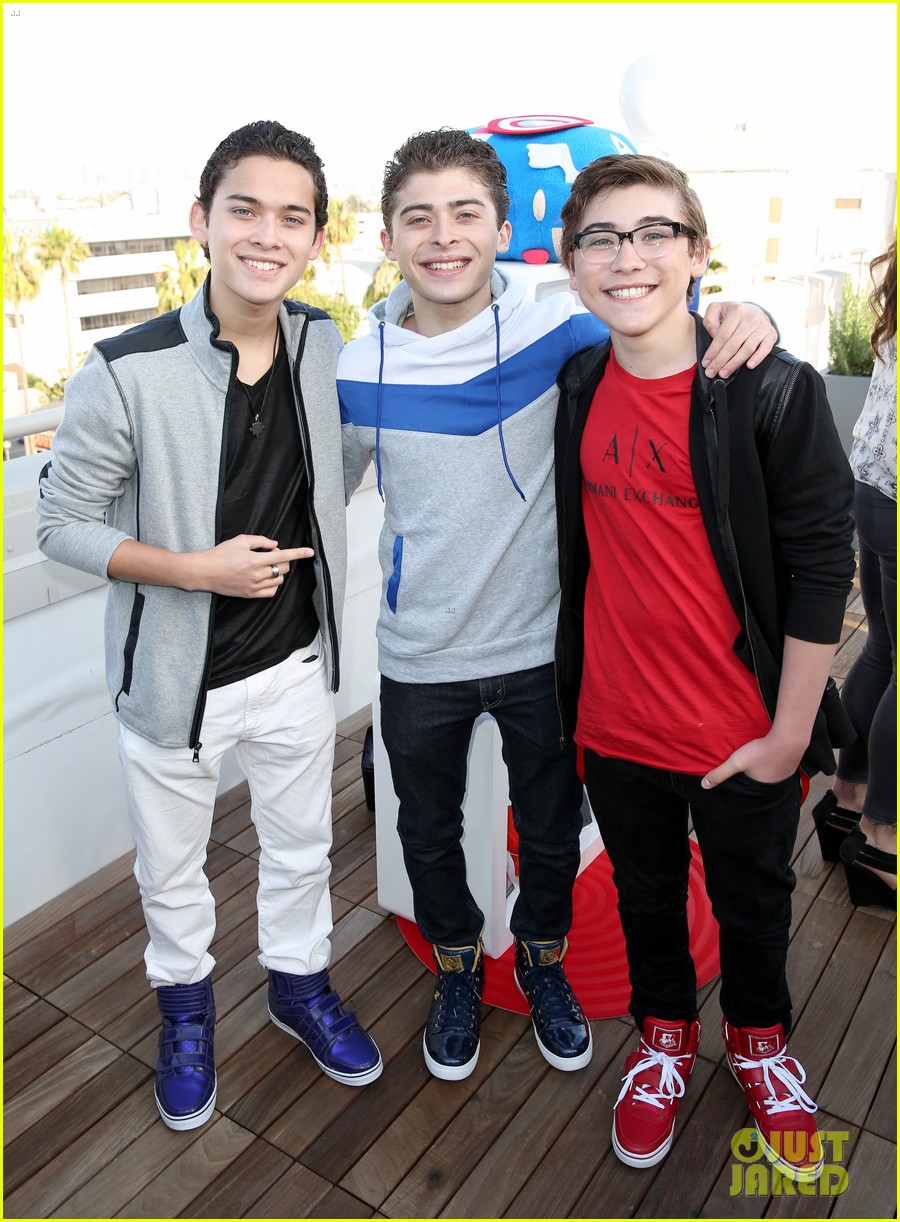 The Fosters' Hayden Byerly & Gavin MacIntosh Bring Girlfriends to JJJ's ...