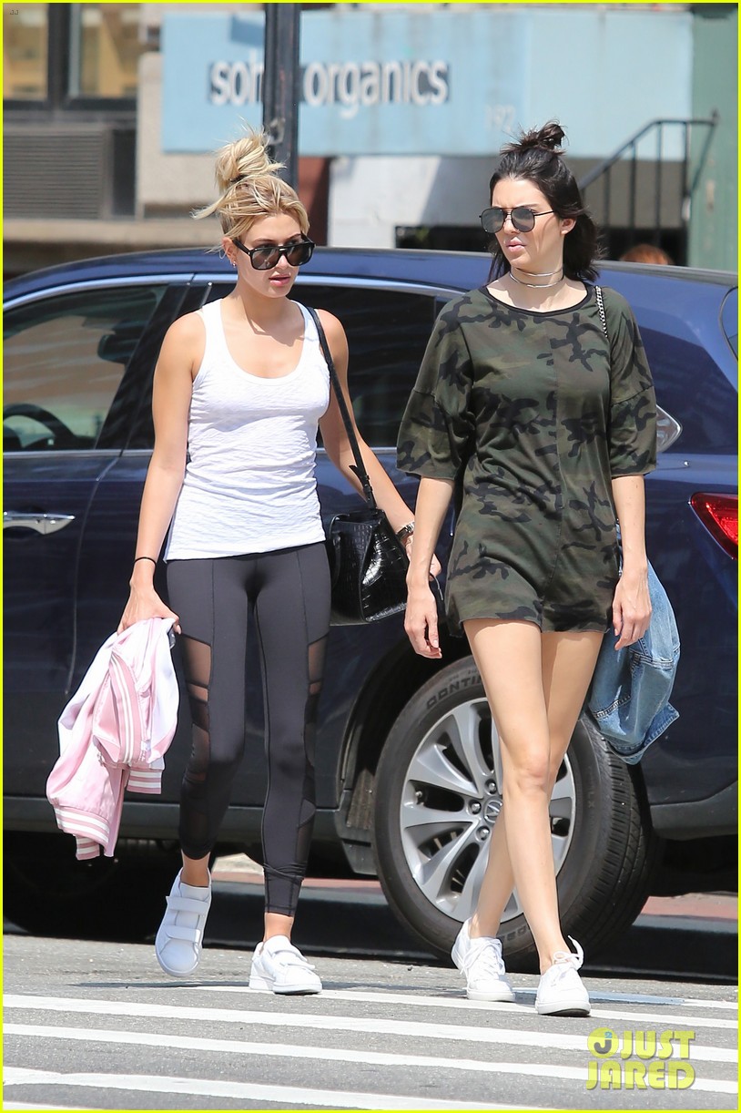 Hailey Baldwin Says She & Drake Are Just Friends: Photo 3687562 ...