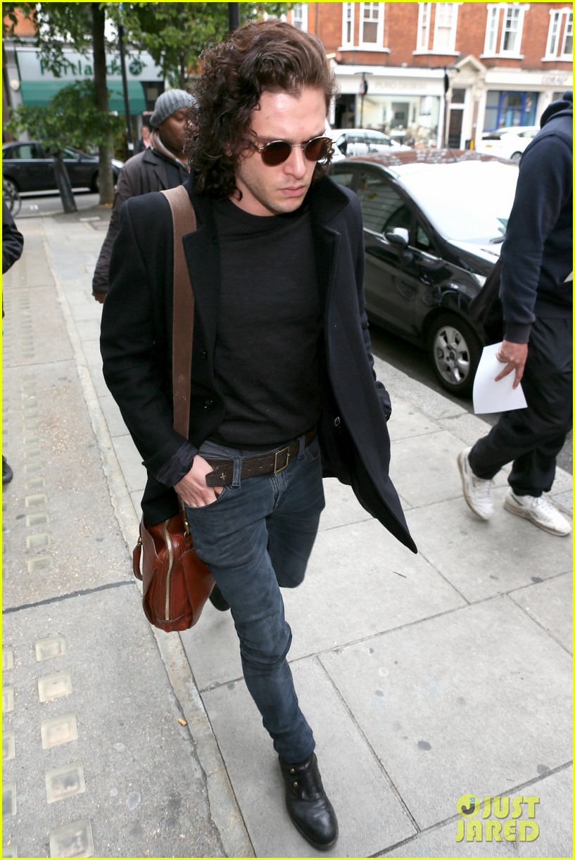 Kit Harington Steps Out with His Newly Shaved Face: Photo 3673012 | Kit ...