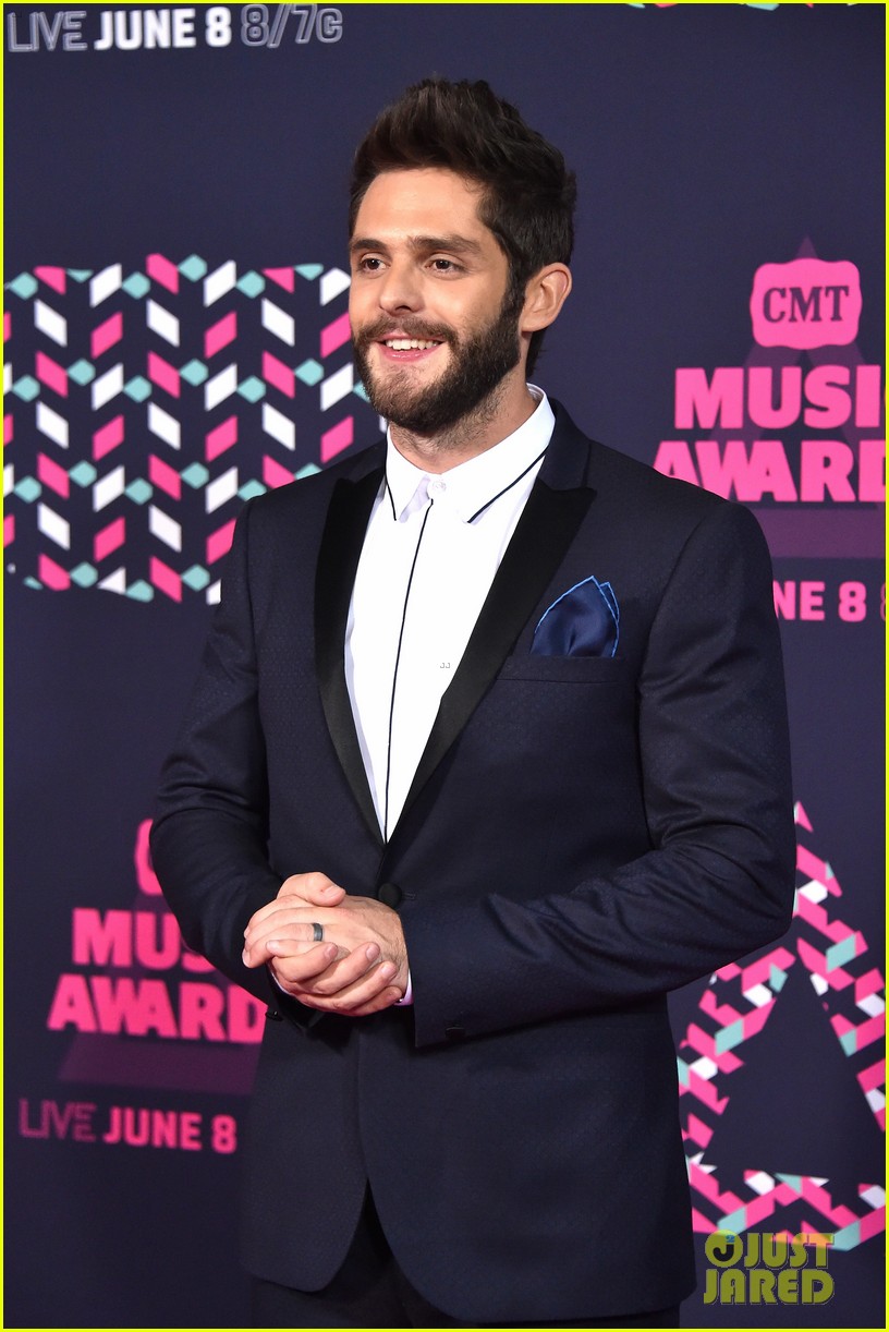 Luke Bryan & Thomas Rhett Bring Wives to CMT Awards 2016: Photo 3676964 ...