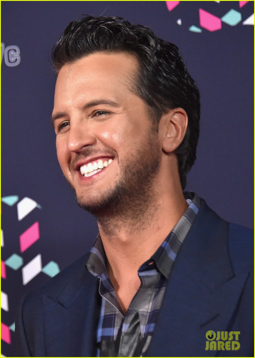 Luke Bryan & Thomas Rhett Bring Wives to CMT Awards 2016: Photo 3676978 ...