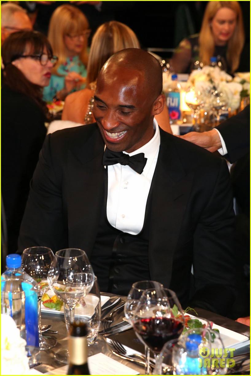 Idina Menzel Sings 'Close Encounters' Theme to Honor John Williams at ...