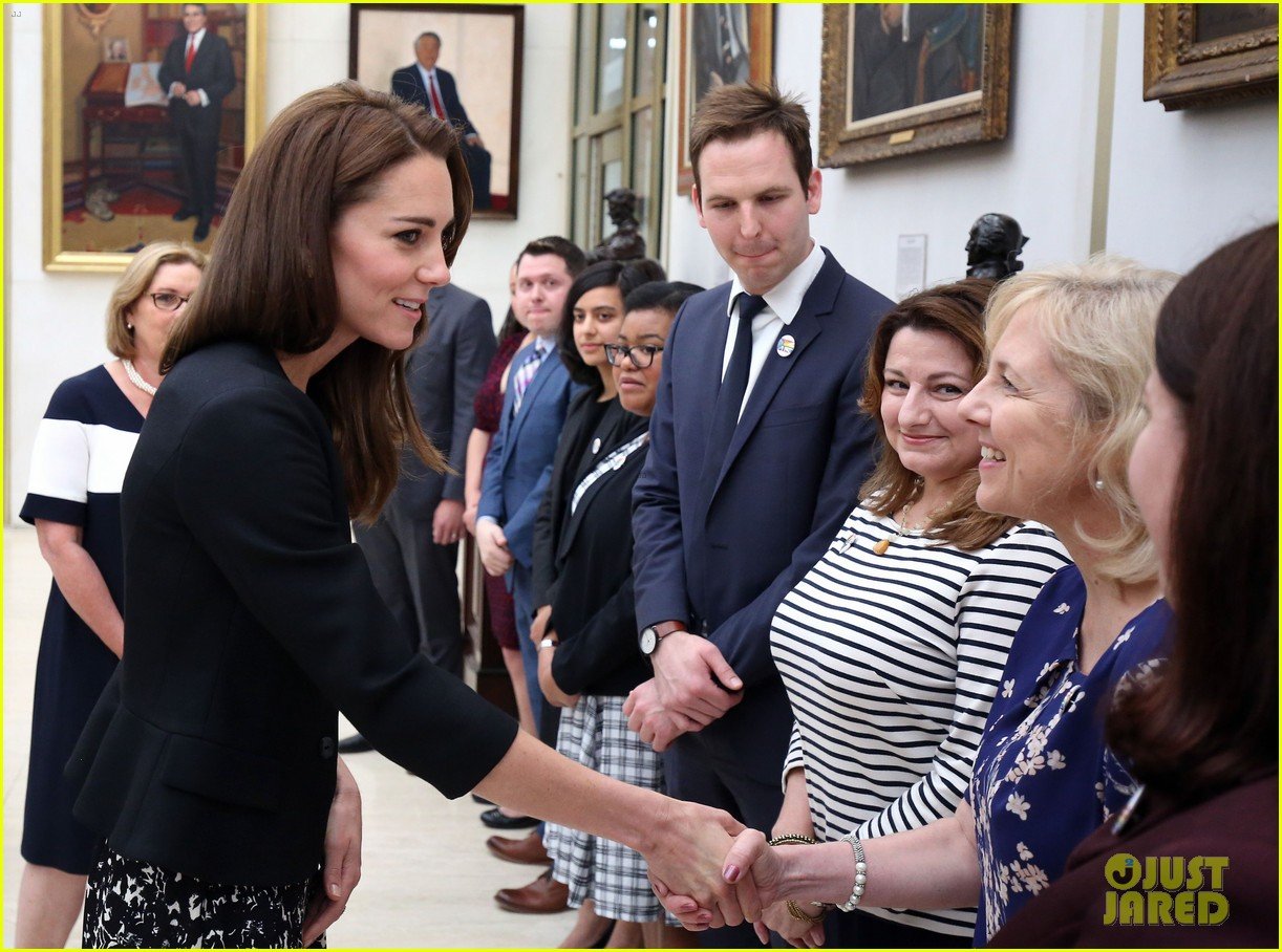 Kate Middleton & Prince William Pay Their Respects To Orlando Shooting ...