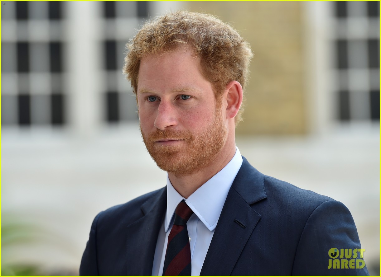 Kate Middleton & Royal Family Help Celebrate Queen Elizabeth's 90th ...