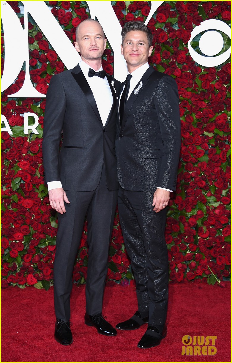 Neil Patrick Harris Shows Off Shaved Head at Tony Awards 2016: Photo ...