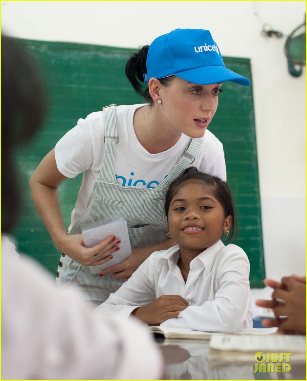Katy Perry Meets with Children & Families During UNICEF Visit to ...