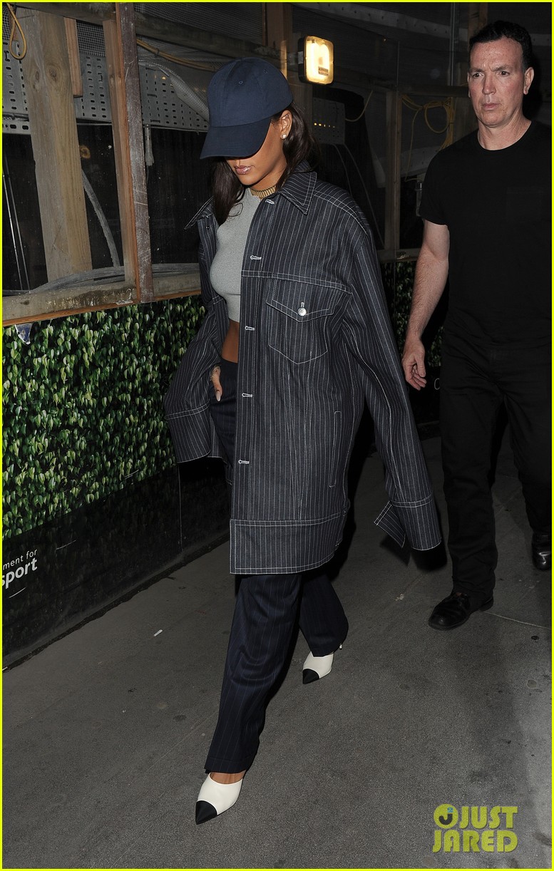 Rihanna Tops the Billboard TV Songs Chart: Photo 3691145 | Rihanna ...