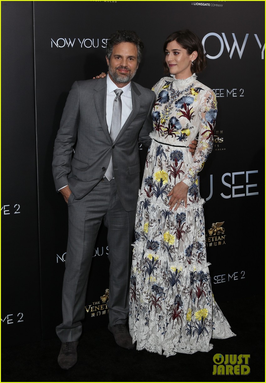 Mark Ruffalo & Lizzy Caplan Bring 'Now You See Me 2' To NYC!: Photo ...