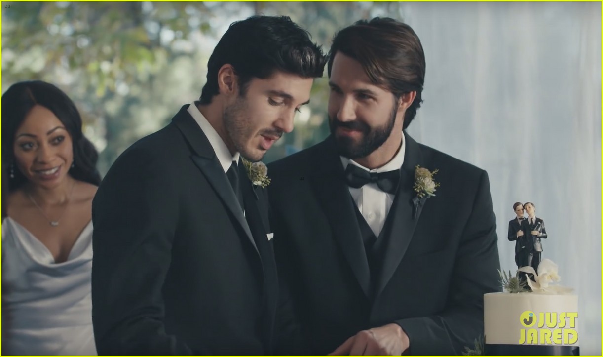 Amy Schumer & Seth Rogen Celebrate Gay Marriage in Bud Light Party ...