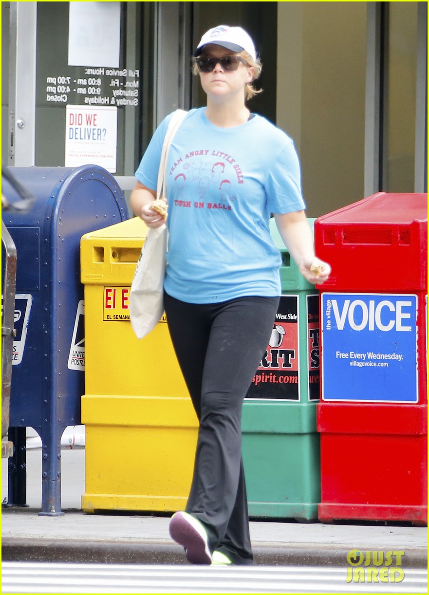 Amy Schumer Releases Deleted 'Inside' Gun Violence Sketch: Photo ...