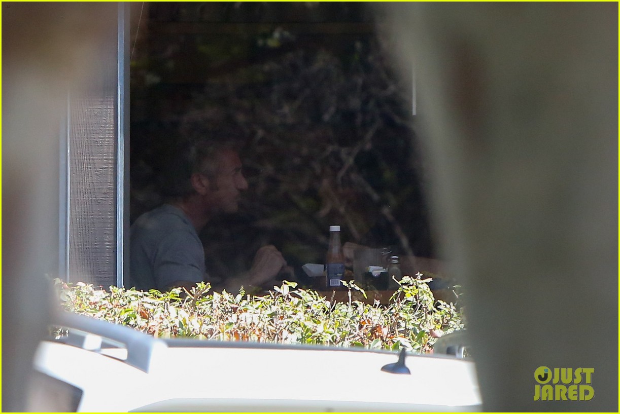 Sean Penn Appears in 'The Bachelor' Emmy FYC Campaign: Photo 3686397 ...