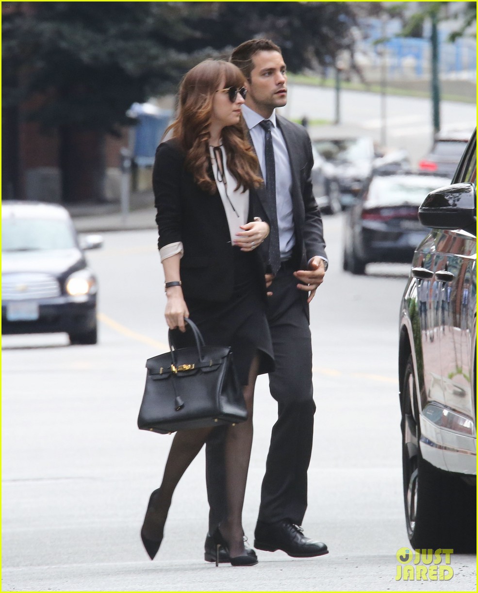 Jamie Dornan & Dakota Johnson Film New 'Fifty Shades' Scene with Brant ...