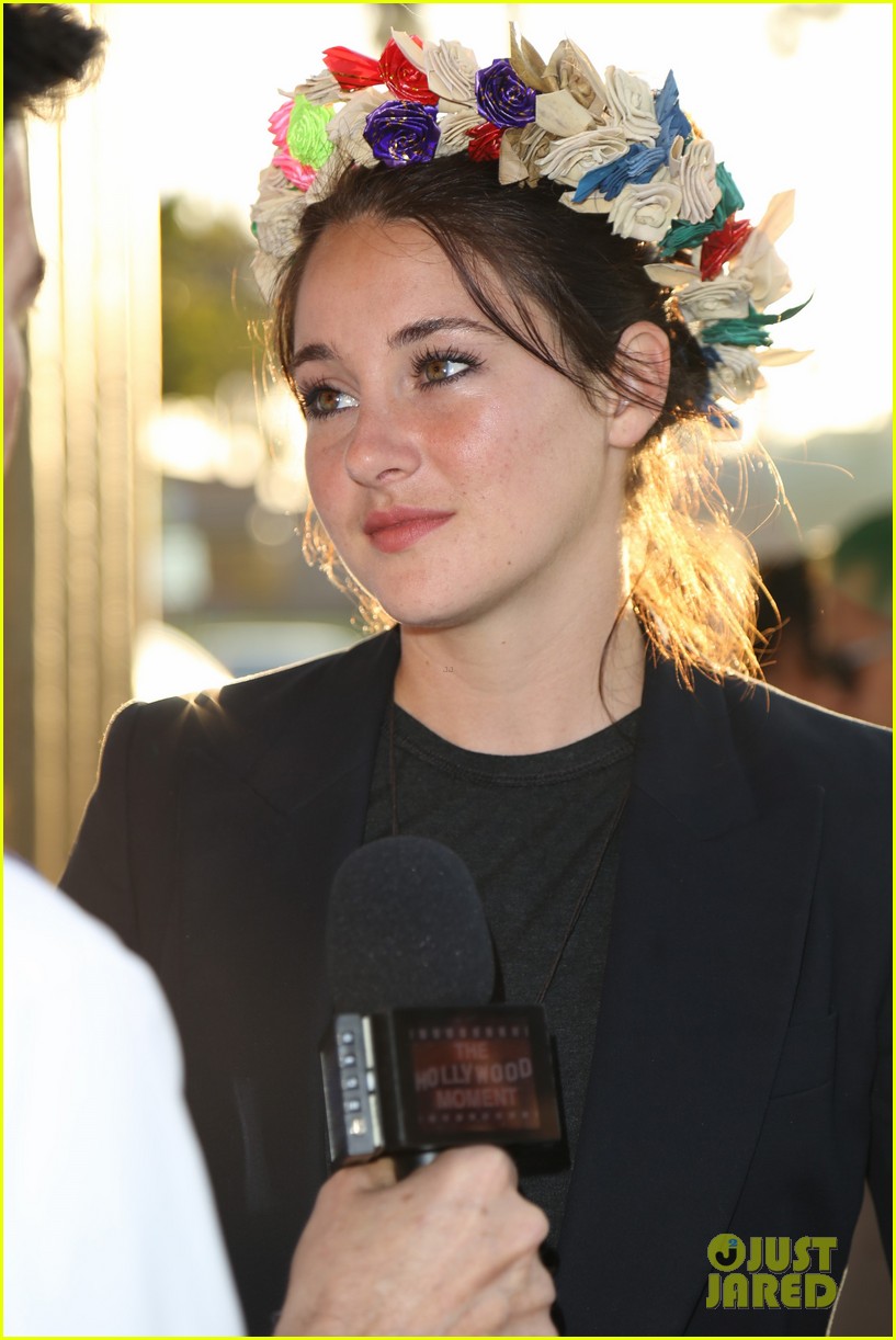 Shailene Woodley Meets Fans Outside Climate Change Documentary Premiere ...