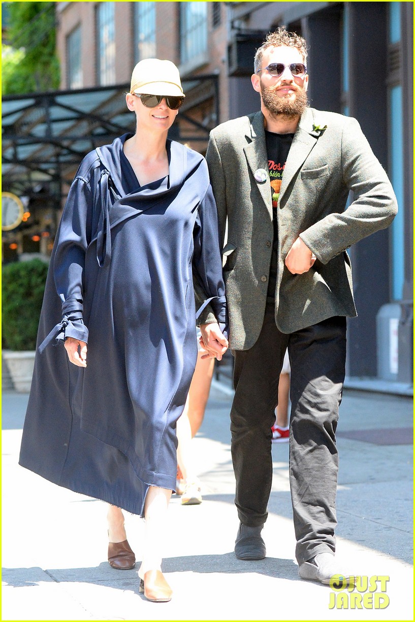 Tilda Swinton & Partner Sandro Kopp Hold Hands in NYC: Photo 3677041 ...