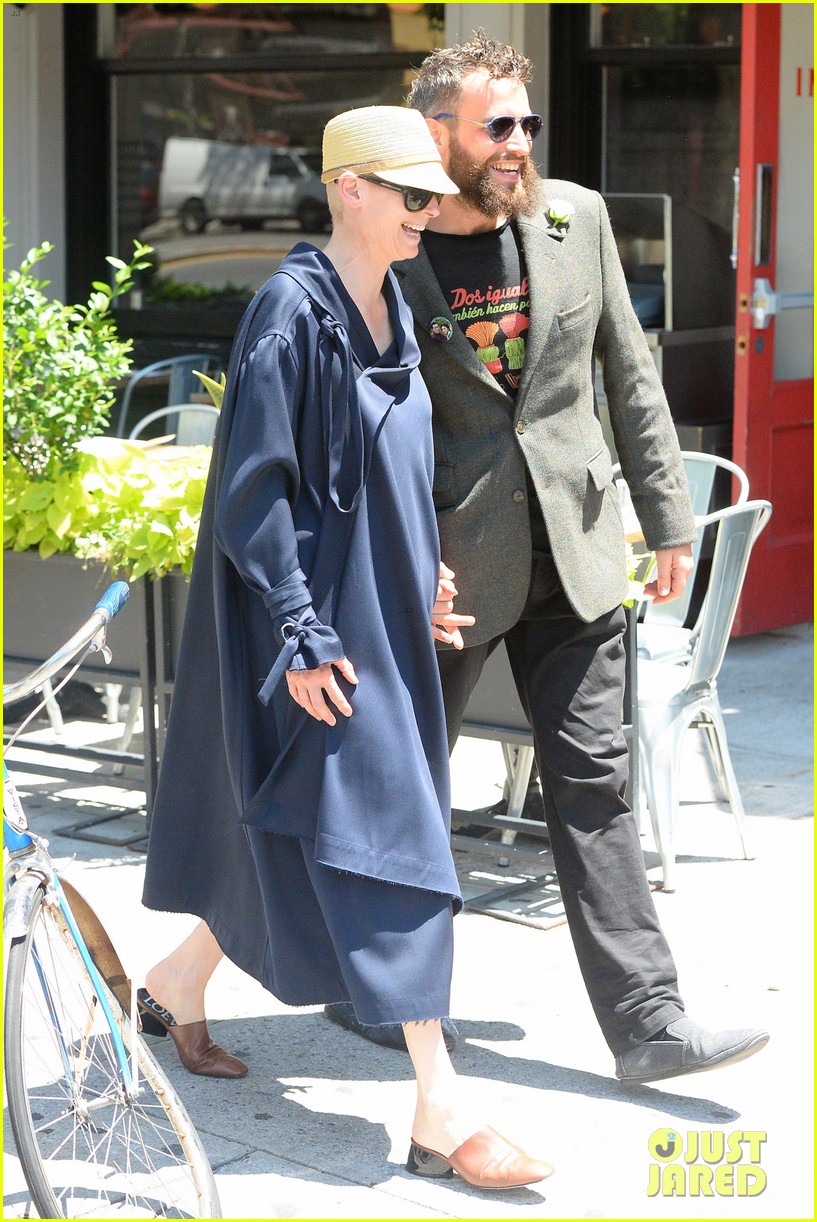 Tilda Swinton & Partner Sandro Kopp Hold Hands in NYC: Photo 3677050 ...