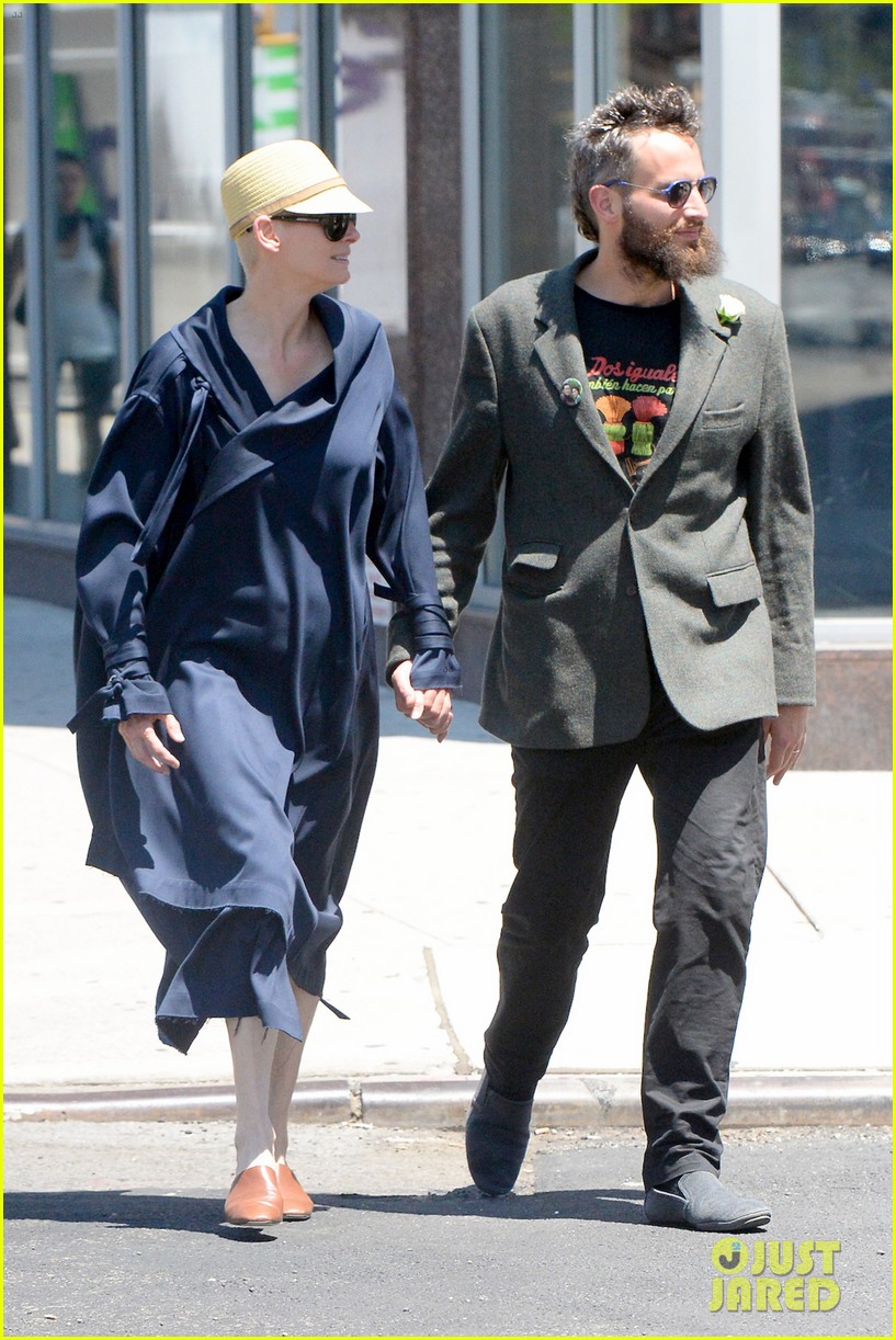 Tilda Swinton & Partner Sandro Kopp Hold Hands in NYC: Photo 3677055 ...