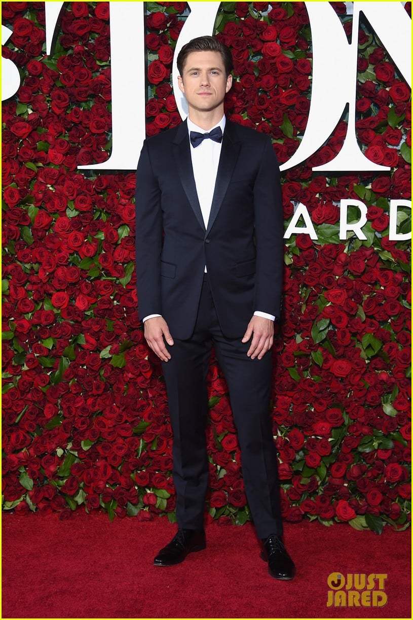 Aaron Tveit, Jesse Tyler Ferguson & More Celebrate Broadway at Tony ...