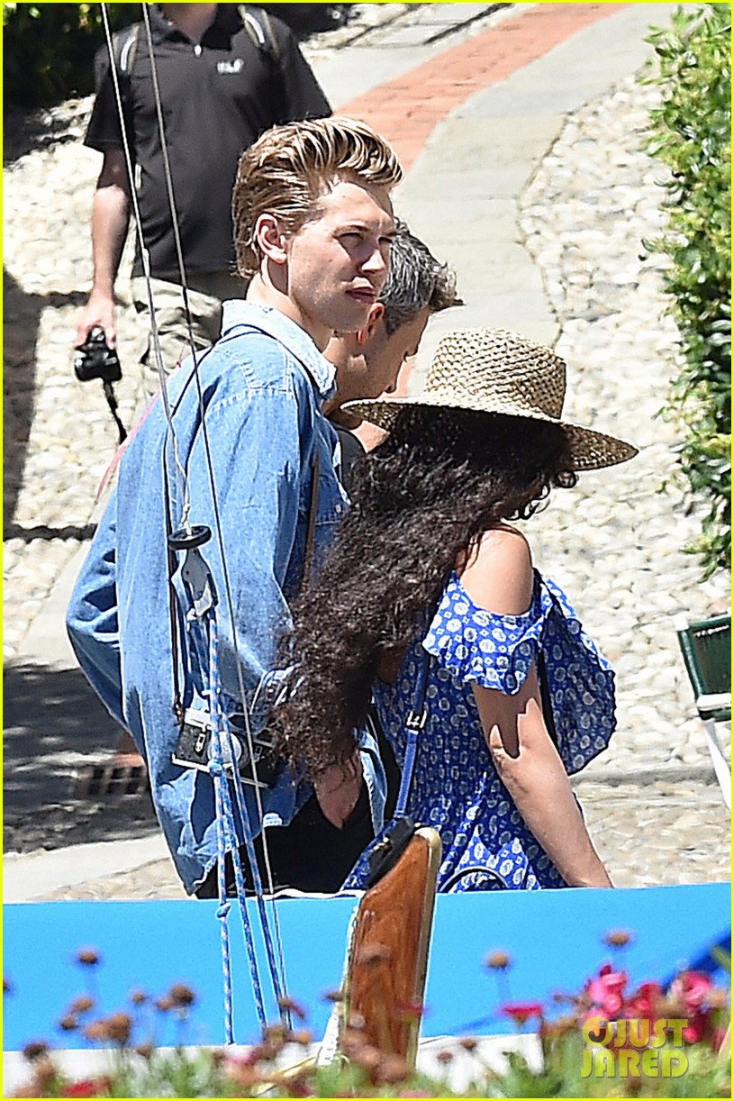 Austin Butler Shows Off Short Haircut on Italian Vacation With Vanessa ...