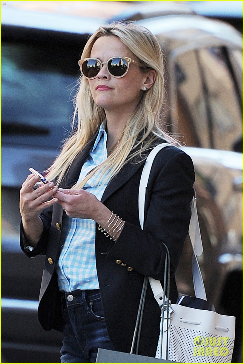 Reese Witherspoon Models Her Fashion Line While in NYC: Photo 3683645 ...