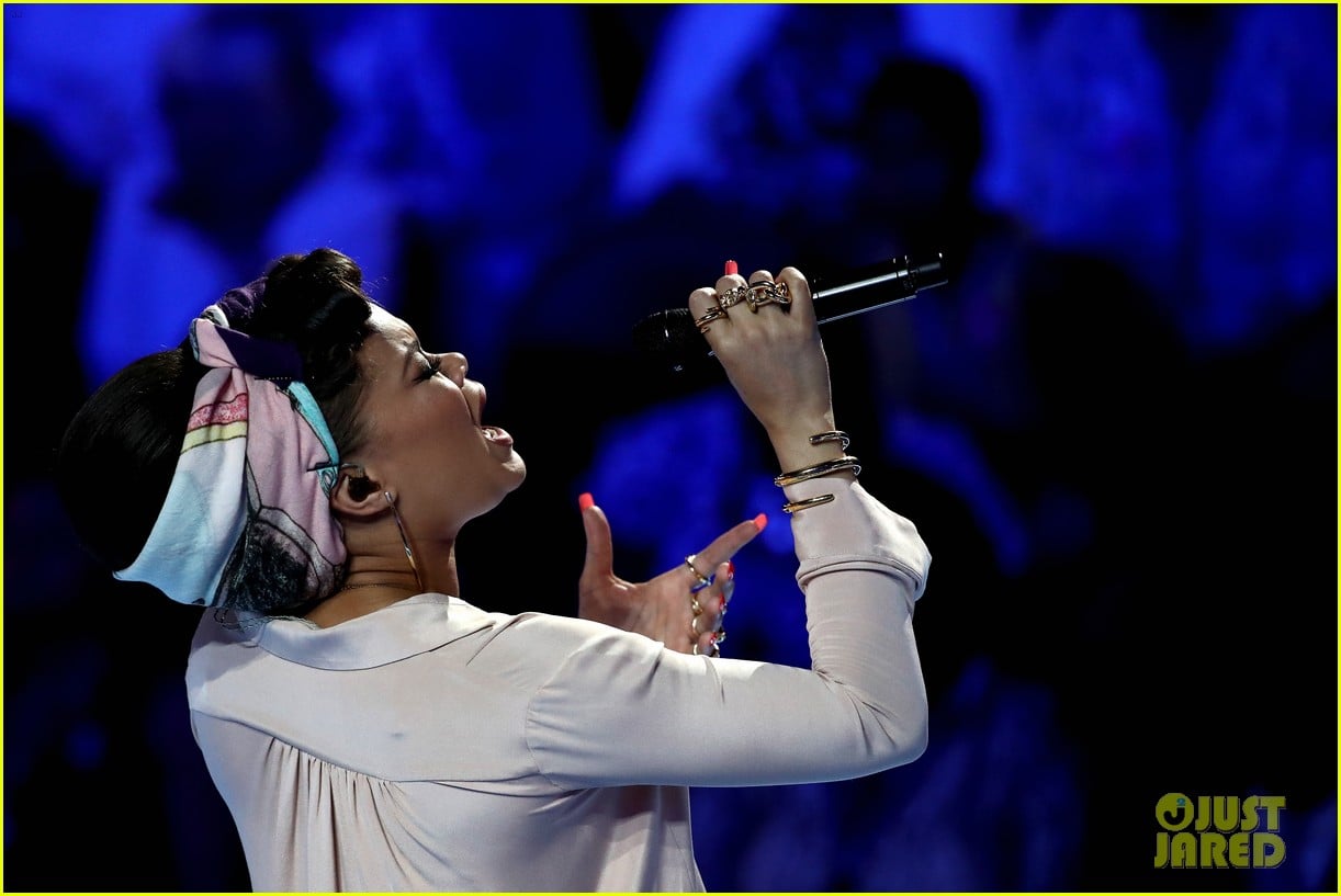 Andra Day Performs 'Rise Up' at DNC 2016 - Watch Video!: Photo 3718167 ...