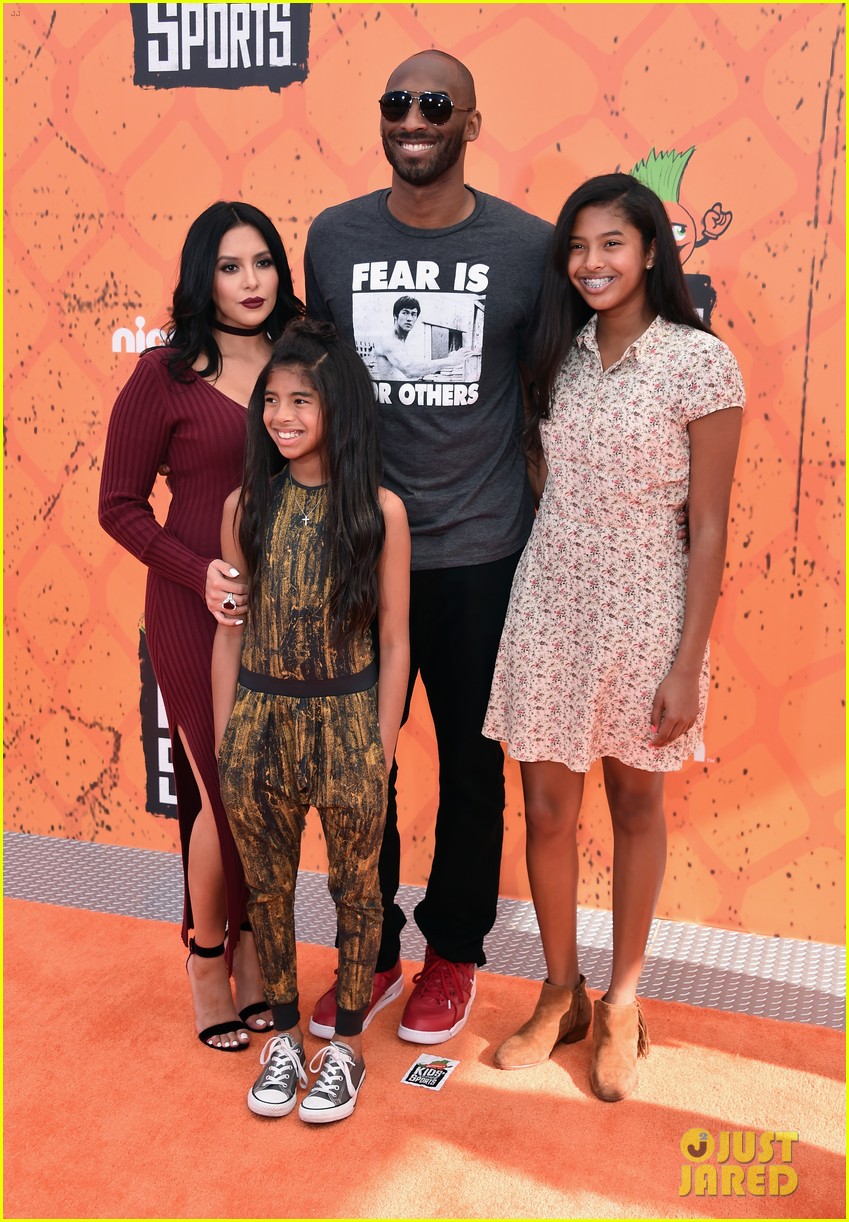 Kobe Bryant Brings His Wife & Kids to Kids' Choice Sports Awards 2016 ...