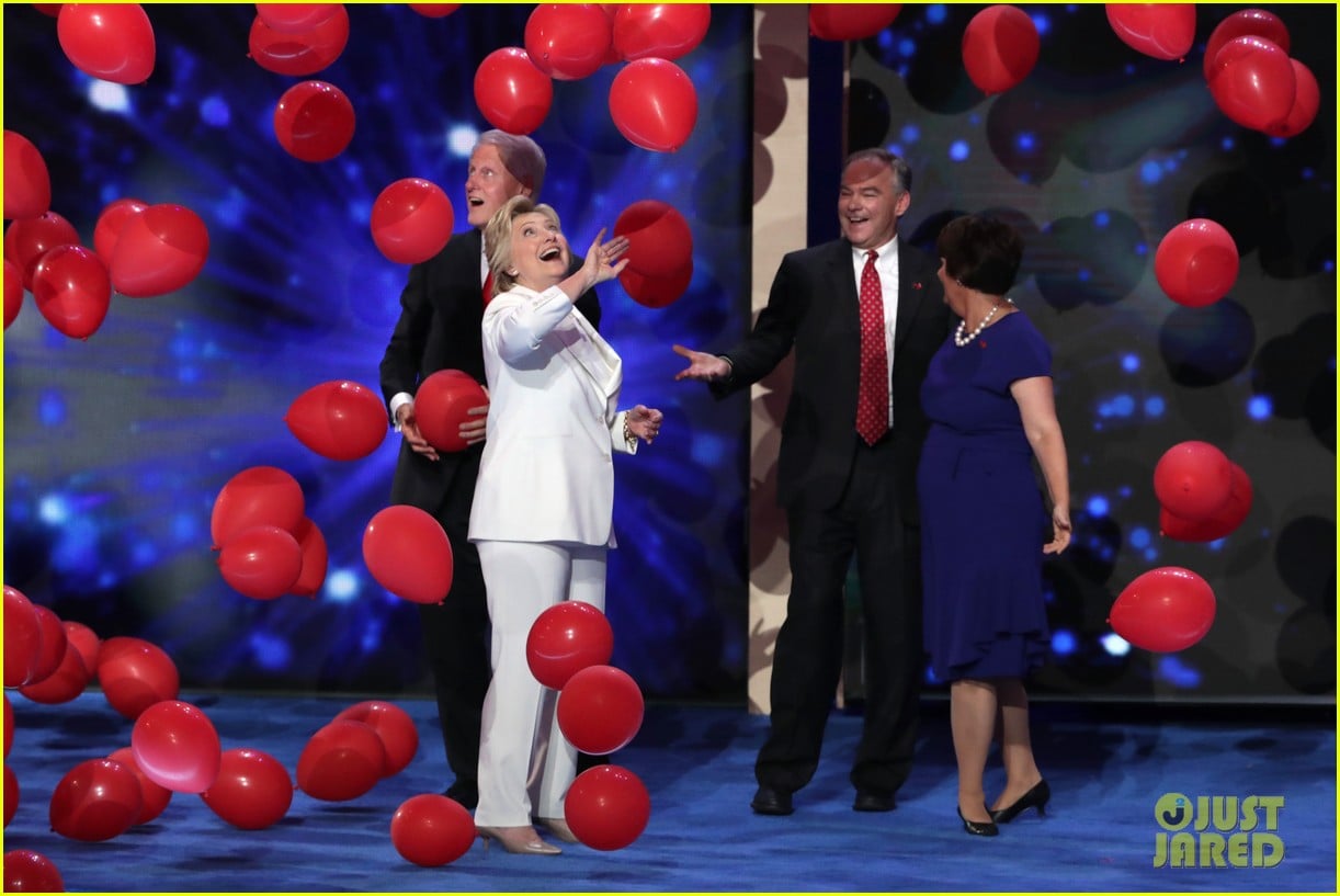 Bill Clinton Playing with Balloons at DNC Will Make You Smile!: Photo ...