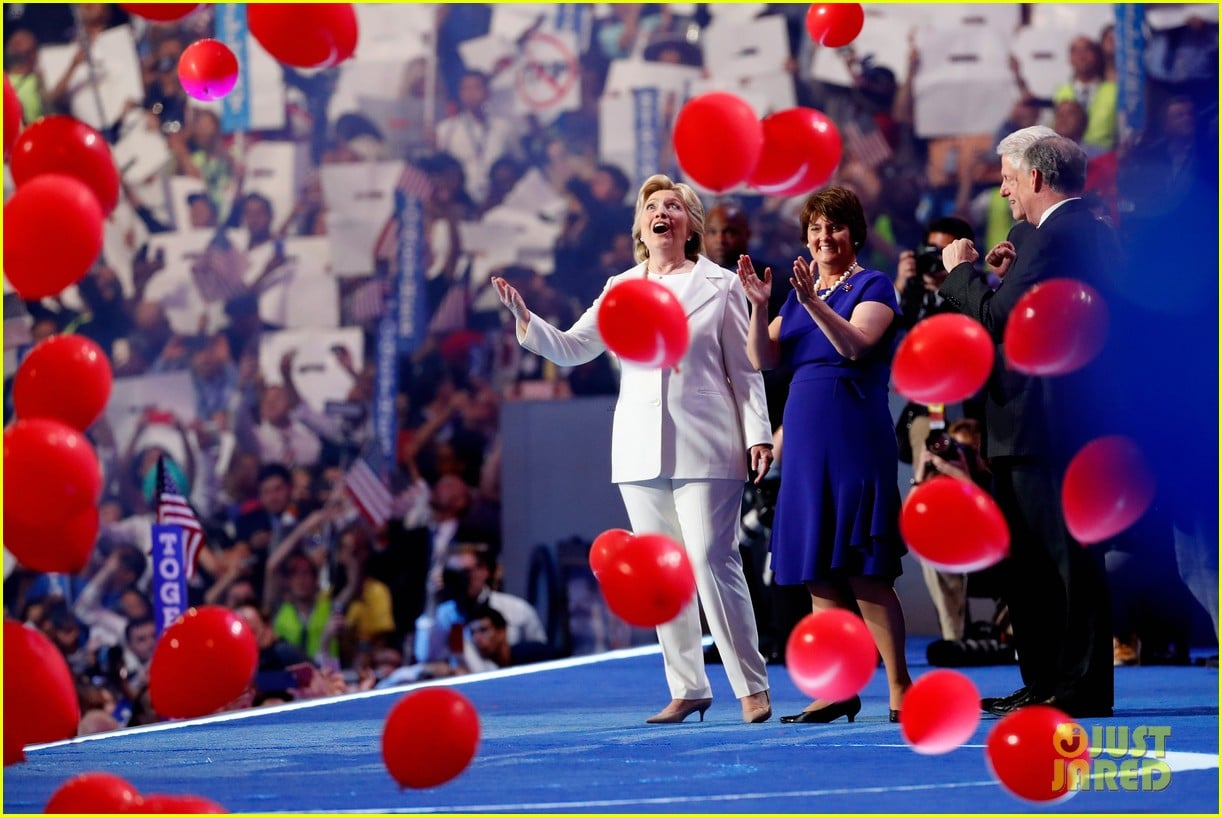 Bill Clinton Playing with Balloons at DNC Will Make You Smile!: Photo ...