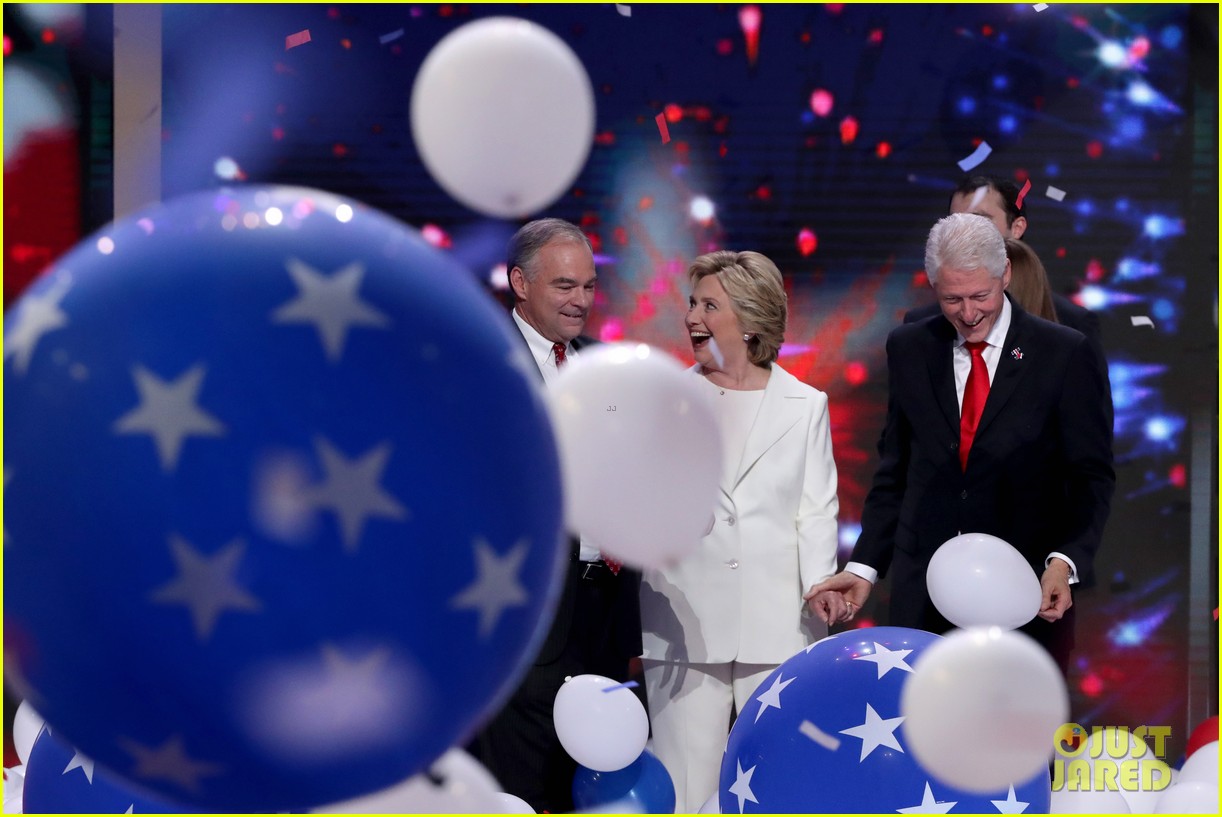 Bill Clinton Playing with Balloons at DNC Will Make You Smile!: Photo ...