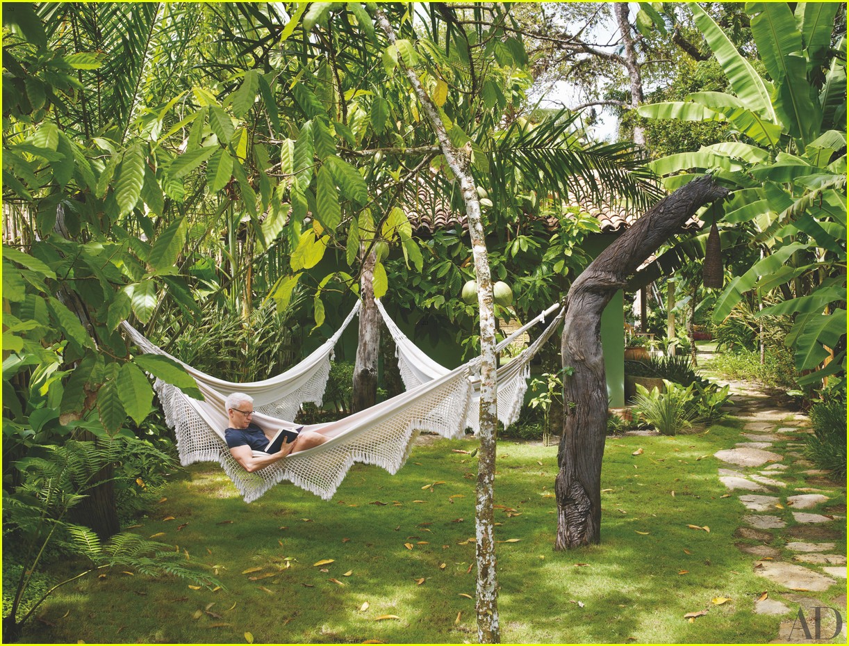 Anderson Cooper Gives Tour of His Vacation Home for 'Architectural ...