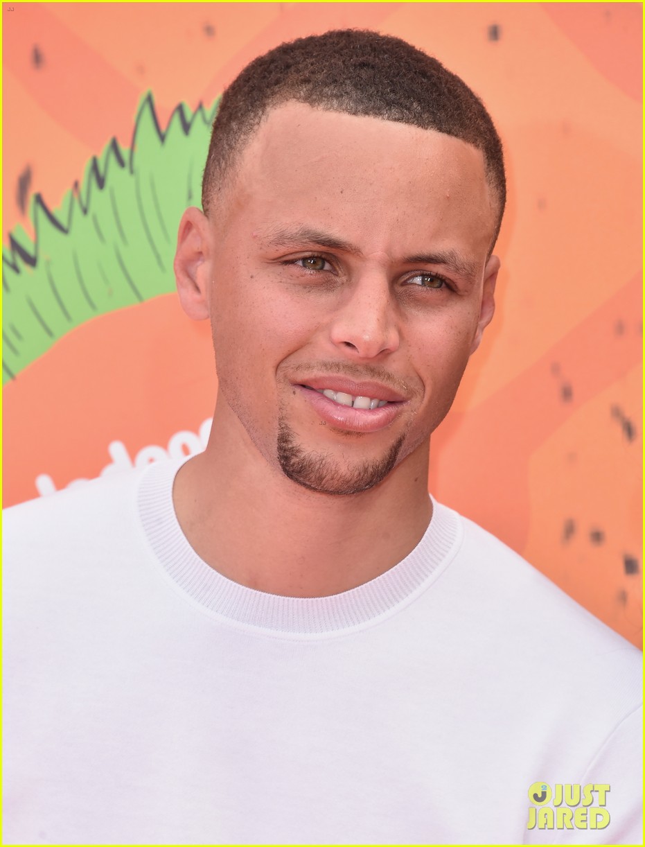 Stephen Curry & Chris Bosh Bring Families to Kids' Choice Sports Awards ...