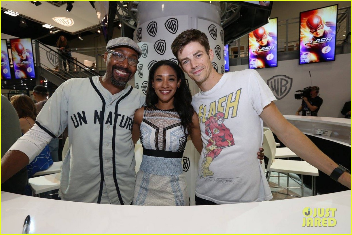 Grant Gustin Reveals 'The Flash' Season 3 Trailer at Comic-Con: Photo ...