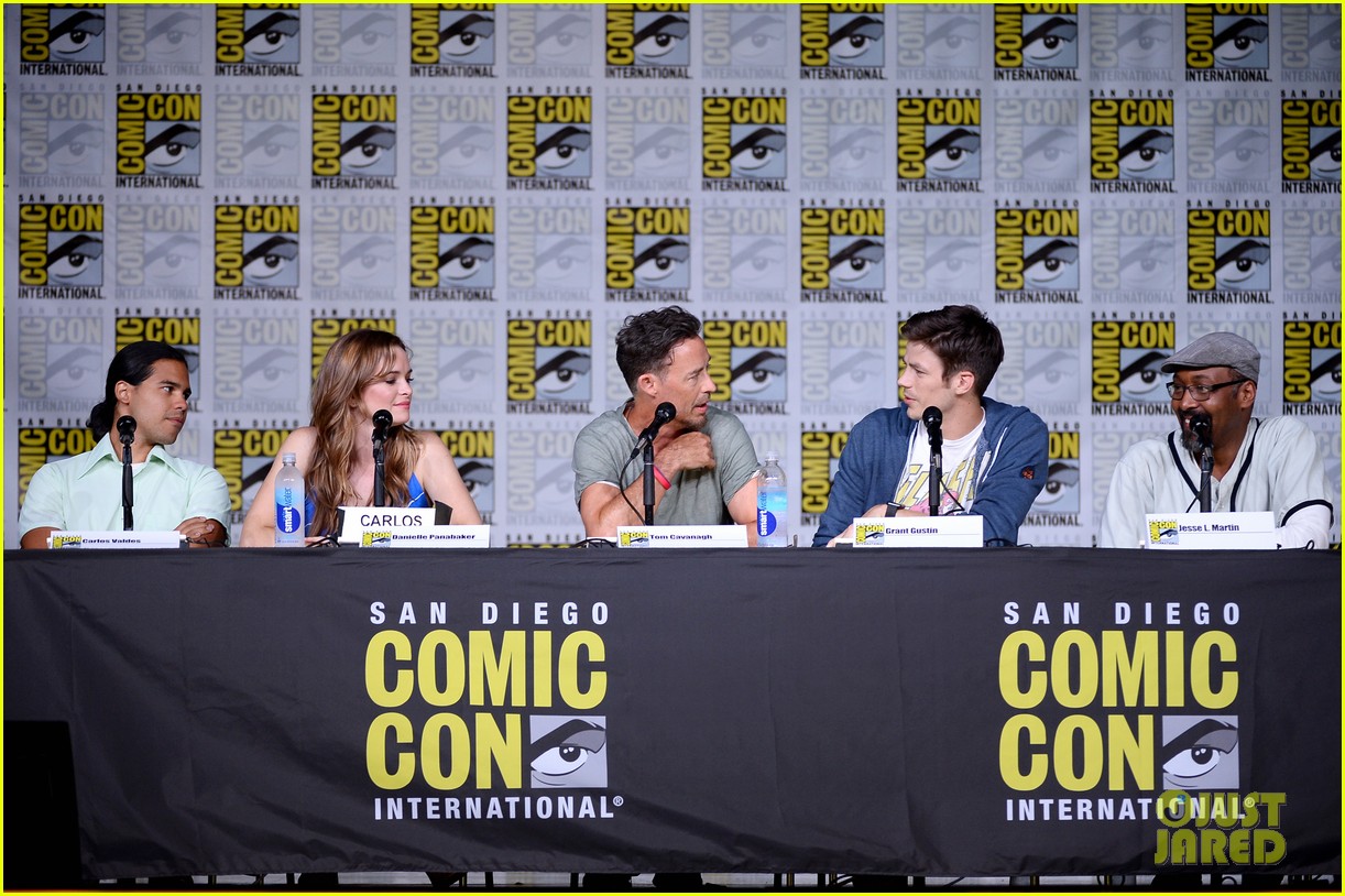 Grant Gustin Reveals 'The Flash' Season 3 Trailer at Comic-Con: Photo ...