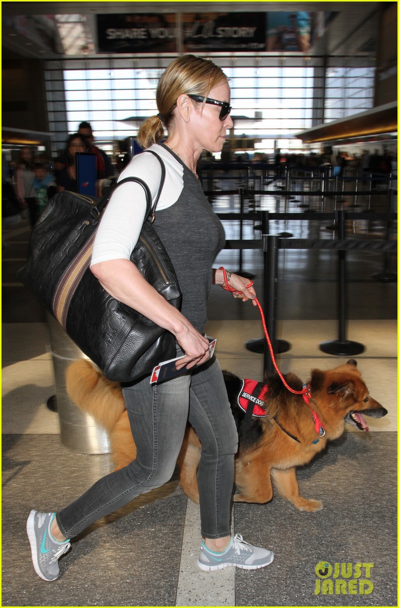 Chelsea Handler & Her Dog Head to Europe!: Photo 3697634 | Chelsea ...
