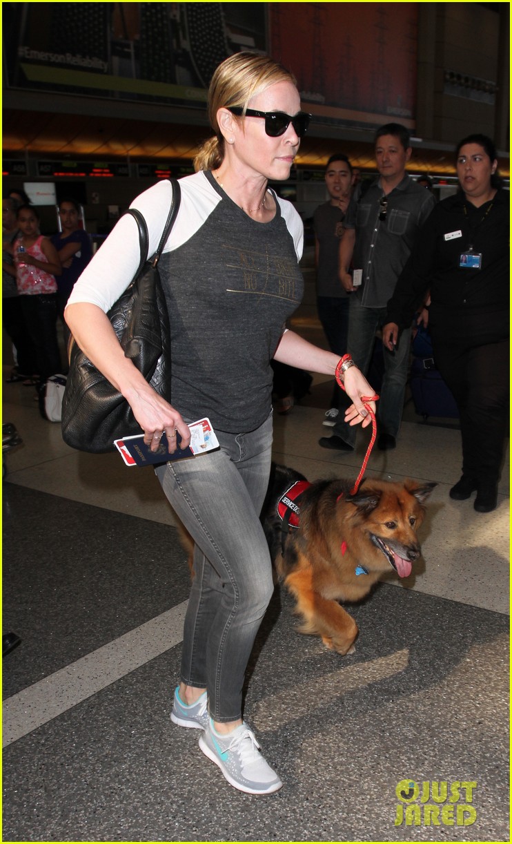 Chelsea Handler & Her Dog Head to Europe!: Photo 3697642 | Chelsea ...