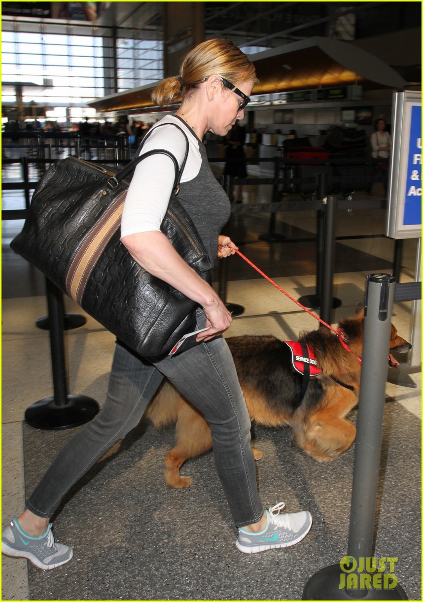 Chelsea Handler & Her Dog Head to Europe!: Photo 3697643 | Chelsea ...
