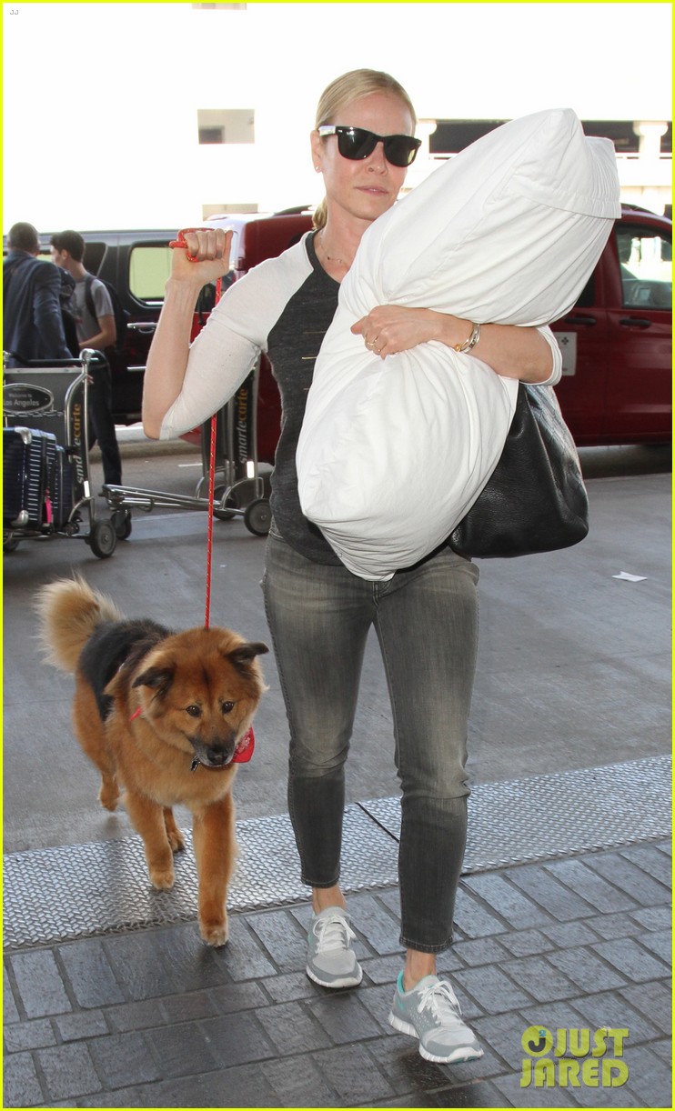 Chelsea Handler & Her Dog Head to Europe!: Photo 3697644 | Chelsea ...