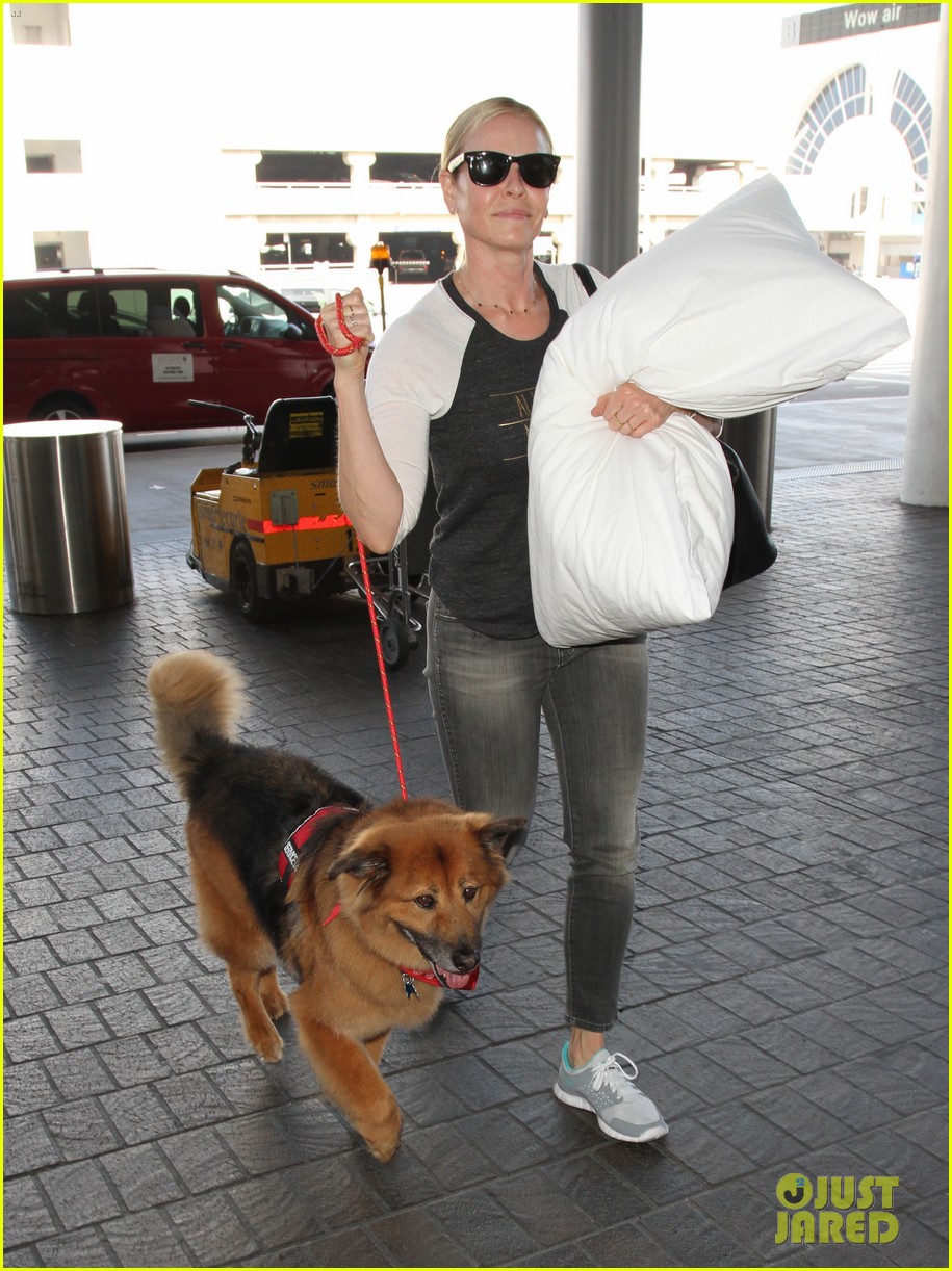 Chelsea Handler & Her Dog Head to Europe!: Photo 3697646 | Chelsea ...