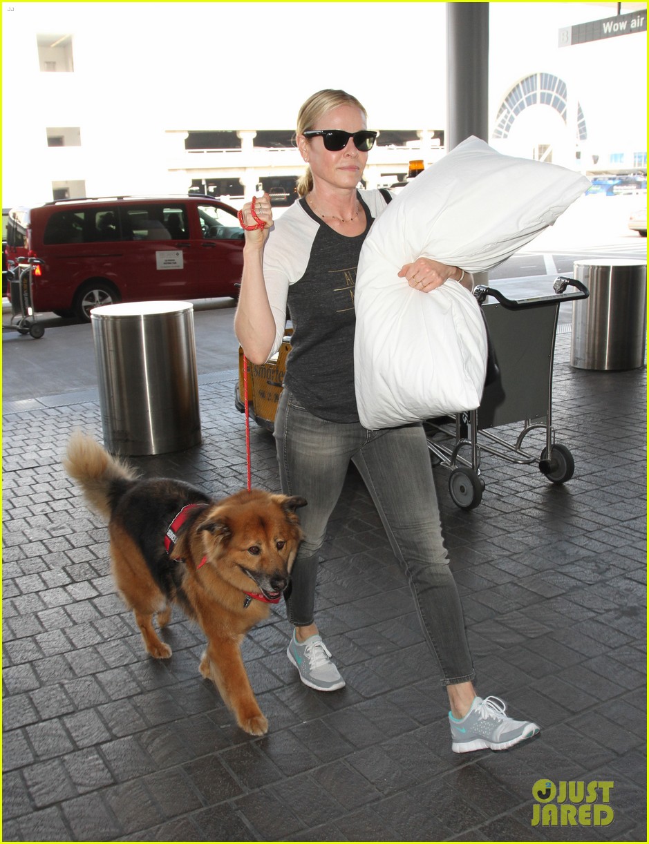 Chelsea Handler & Her Dog Head to Europe!: Photo 3697647 | Chelsea ...
