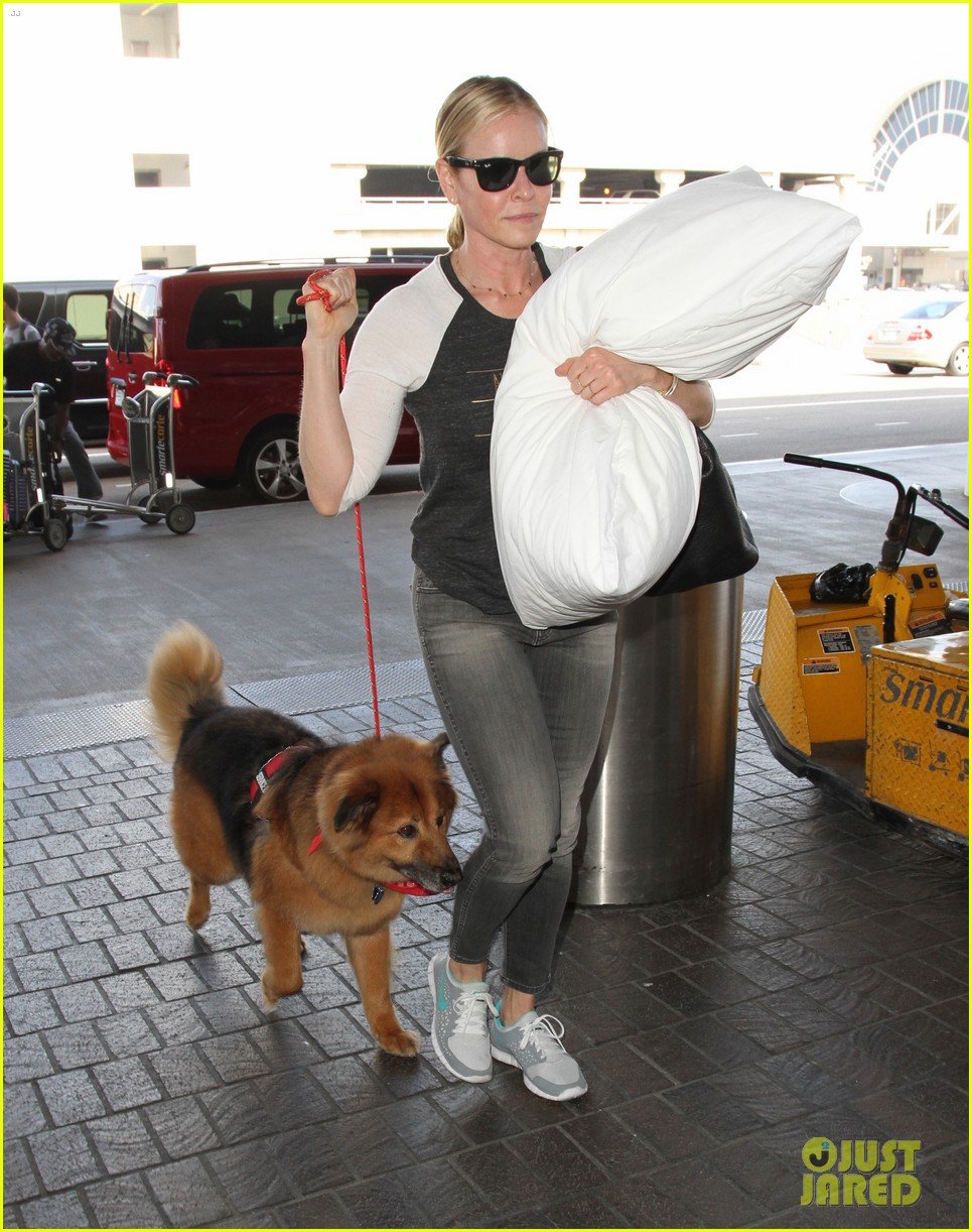 Chelsea Handler & Her Dog Head to Europe!: Photo 3697648 | Chelsea ...