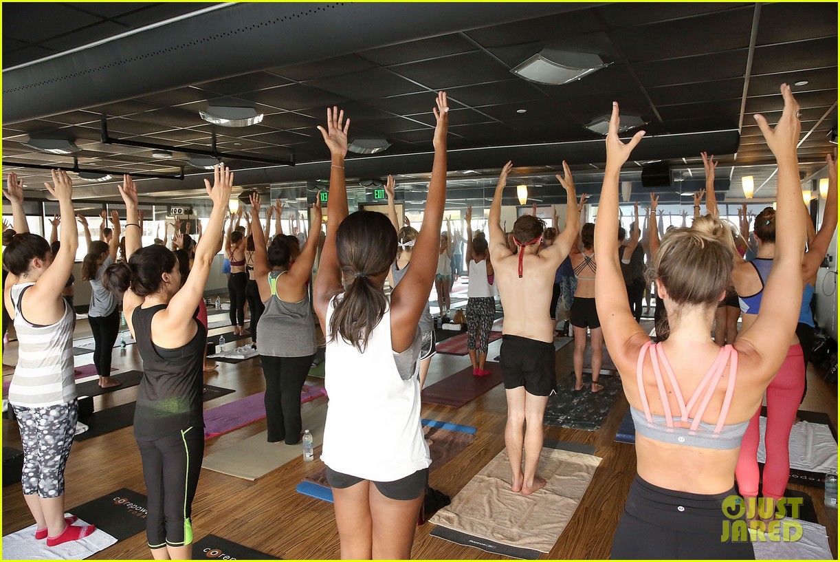 Julianne Hough & Brother Derek Host CorePower Yoga Class: Photo 3721144 ...