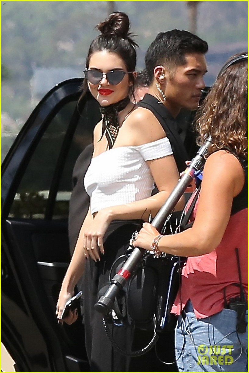 Kendall Jenner Spends the Day at the Horse Races with Her Family: Photo ...