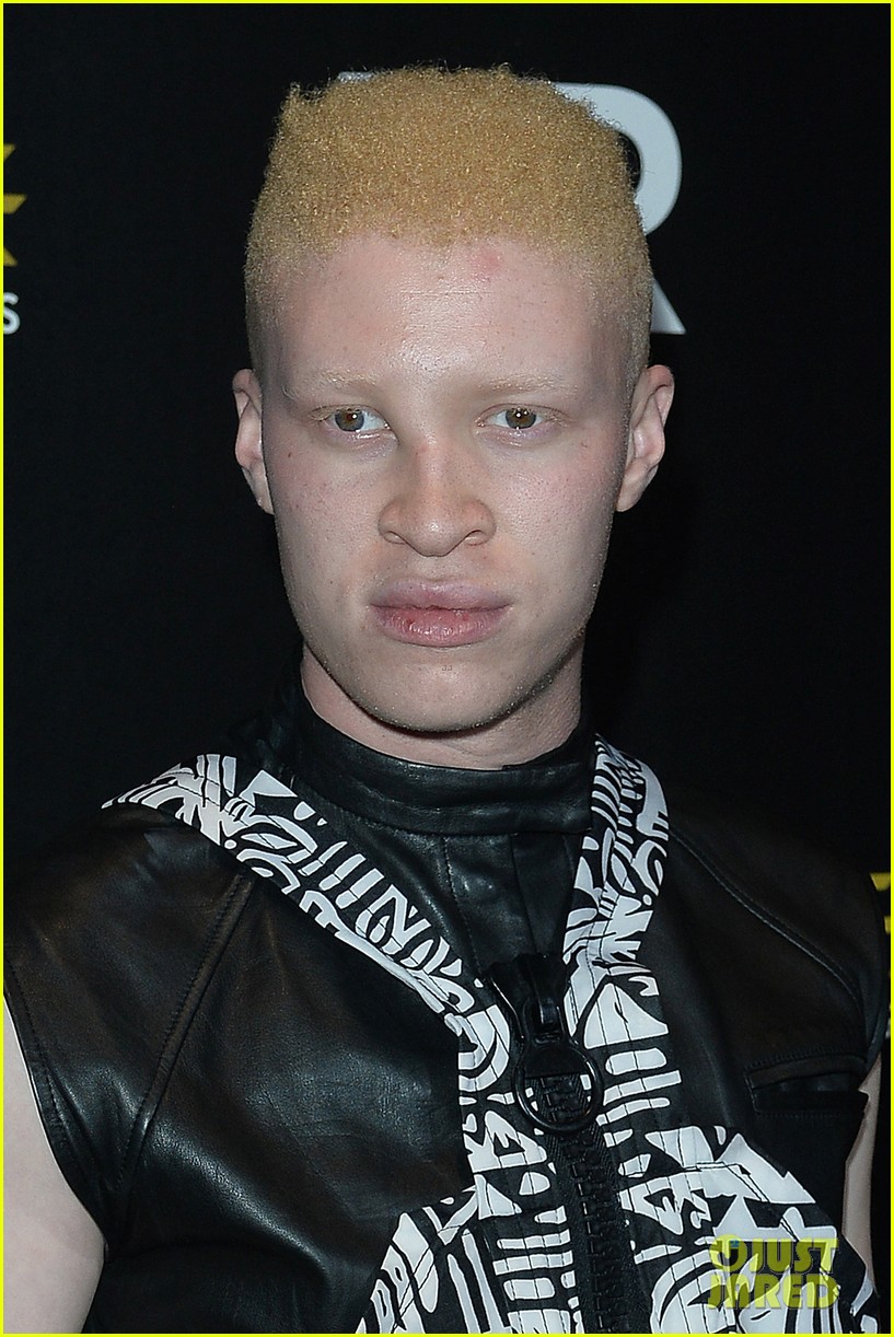 Kendall Jenner Rides Downtown LA's Glass Slide in the Sky!: Photo ...