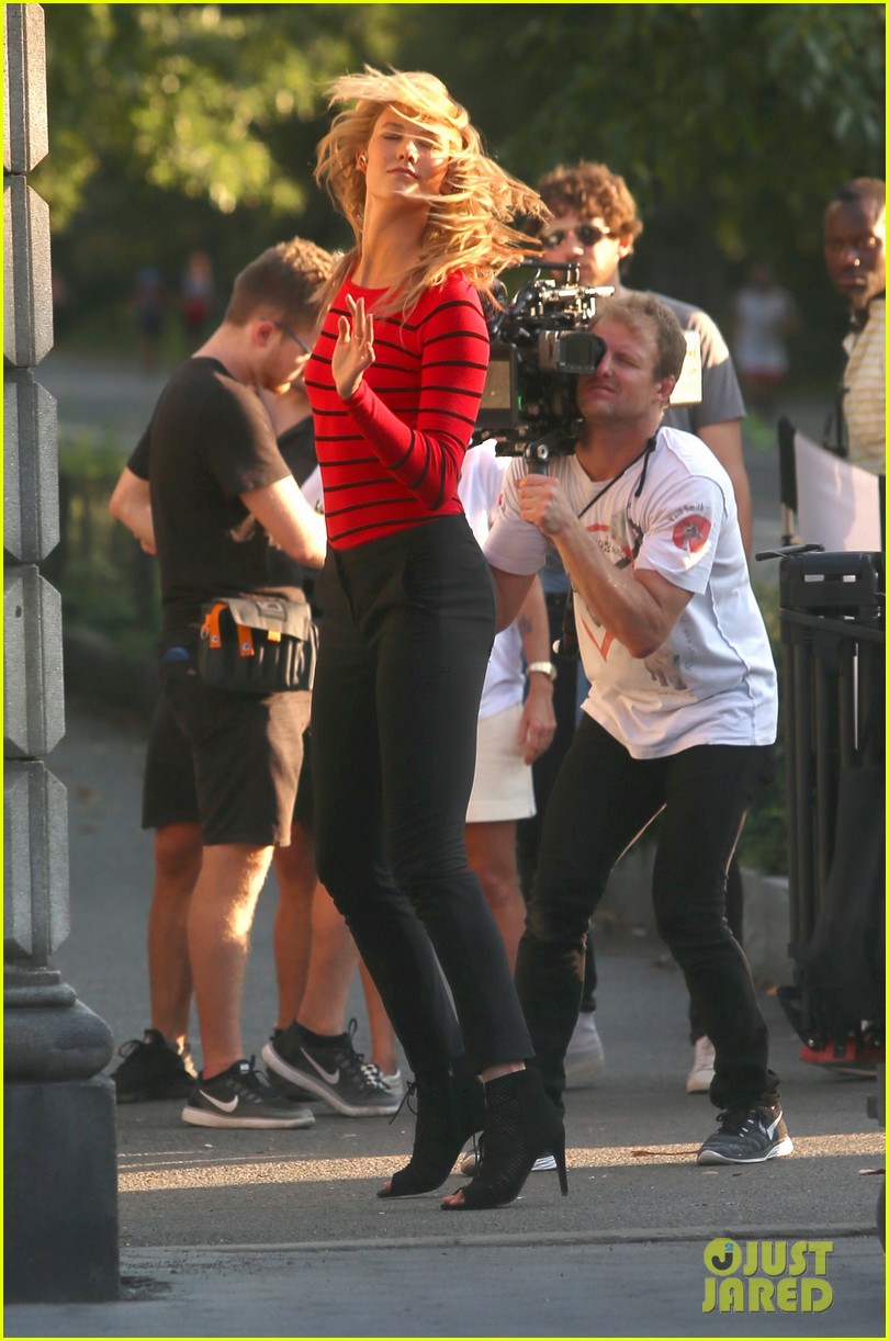 Karlie Kloss Gets Back to Work After Fourth of July Weekend!: Photo ...