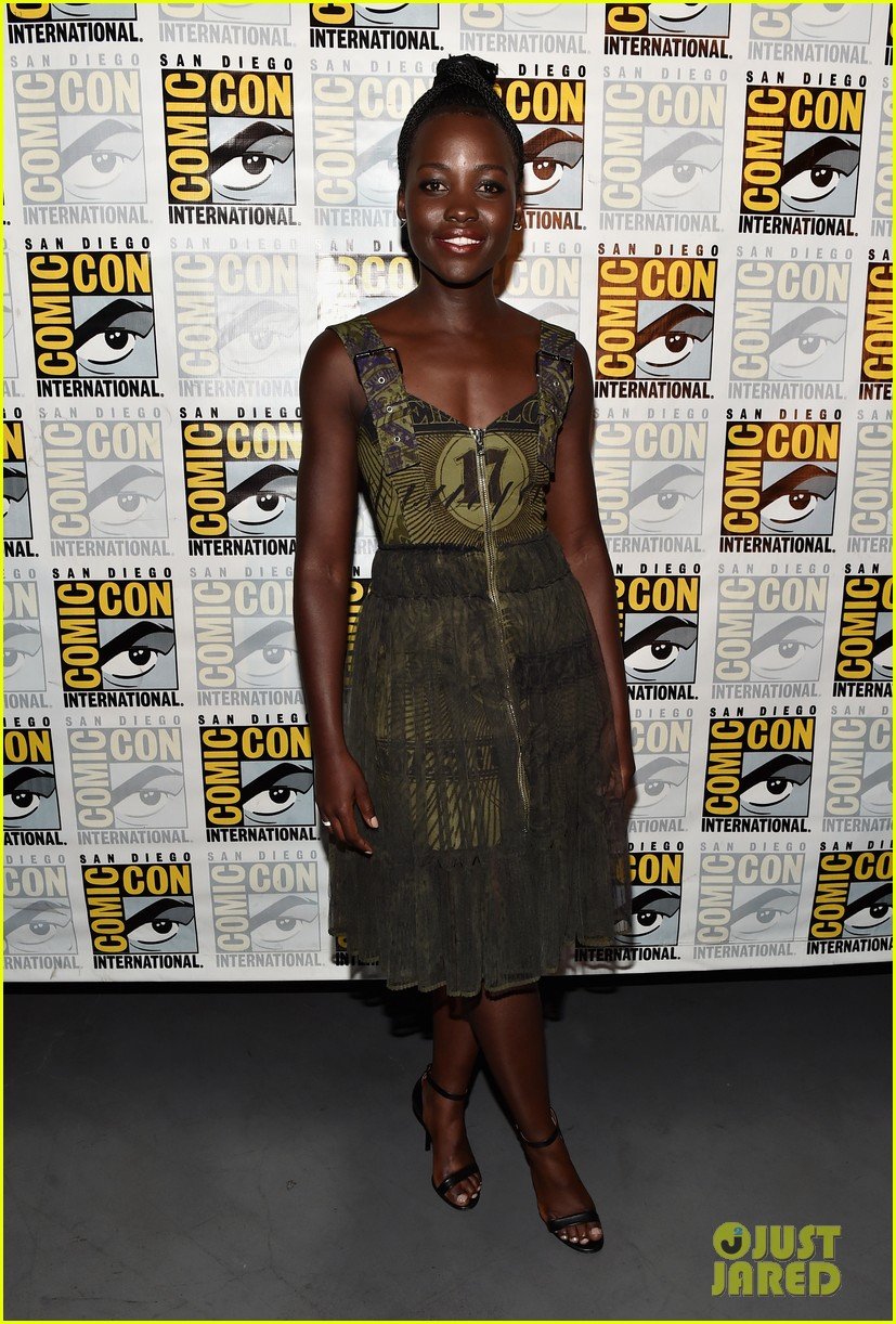 Brie Larson Joins the Women of Marvel for Epic Comic-Con Pic!: Photo ...