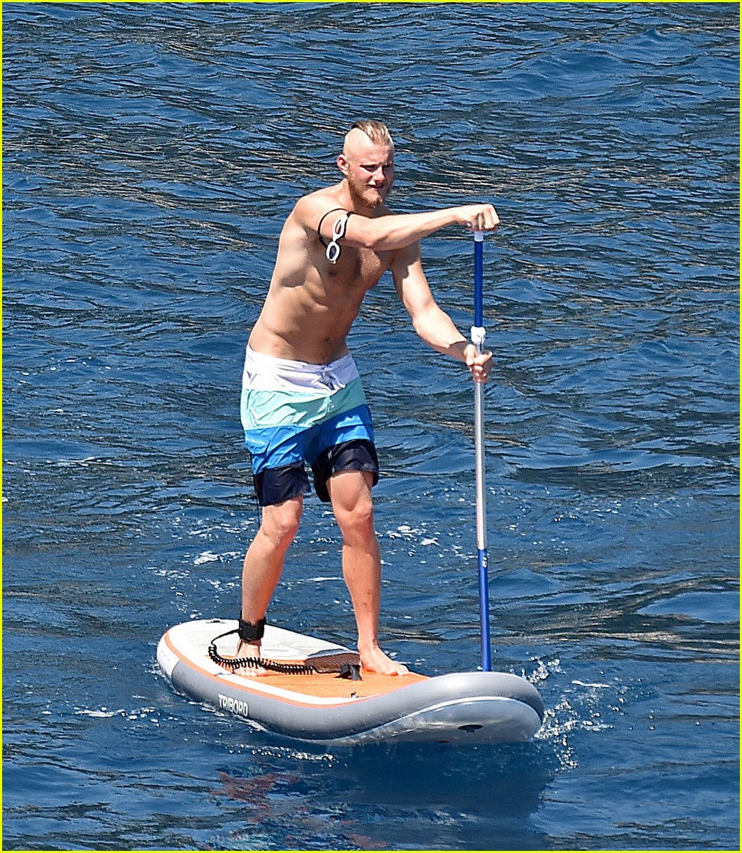 Alexander Ludwig Goes Shirtless While Working Out in Italy: Photo ...