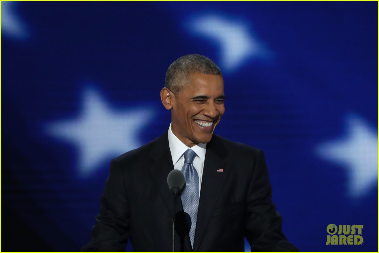 President Obama Praises Hillary Clinton & Slams Donald Trump in ...