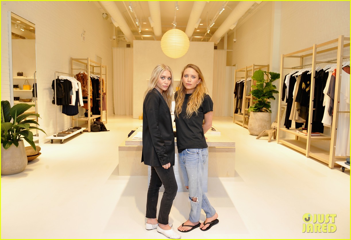 Mary-Kate & Ashley Olsen Celebrate Elizabeth and James Brick & Morter ...